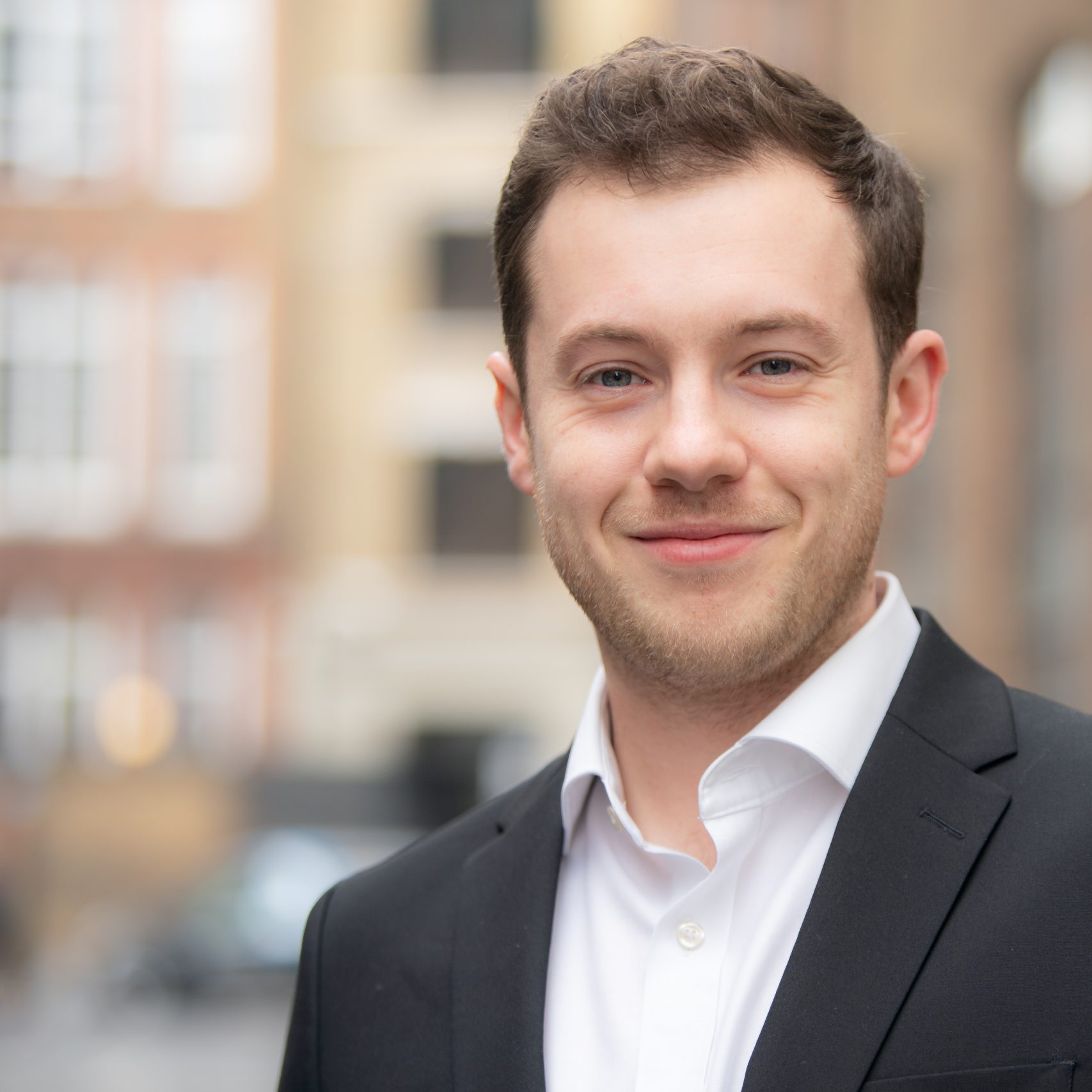 Meet our new baritone: Simon Grant - The Gesualdo Six